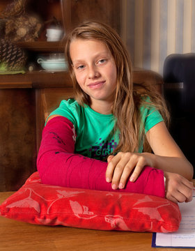 Gipsarm-Bilder: Stock-Fotos & -Videos. | Adobe Stock