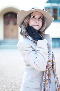 Markenklamotten Bilder – Durchsuchen 105 Archivfotos, Vektorgrafiken ...