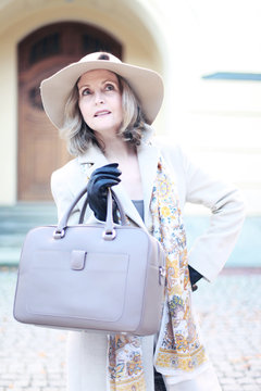 Markenklamotten Bilder – Durchsuchen 107 Archivfotos, Vektorgrafiken ...