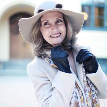 Markenklamotten Bilder – Durchsuchen 107 Archivfotos, Vektorgrafiken ...