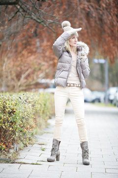 Markenklamotten Bilder – Durchsuchen 107 Archivfotos, Vektorgrafiken ...