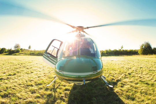 Helikopter Bilder – Durchsuchen 551,962 Archivfotos, Vektorgrafiken und ...