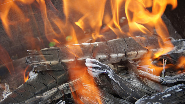 รูปภาพCinders – เลือกดูภาพถ่ายสต็อก เวกเตอร์ และวิดีโอ34,140 | Adobe Stock