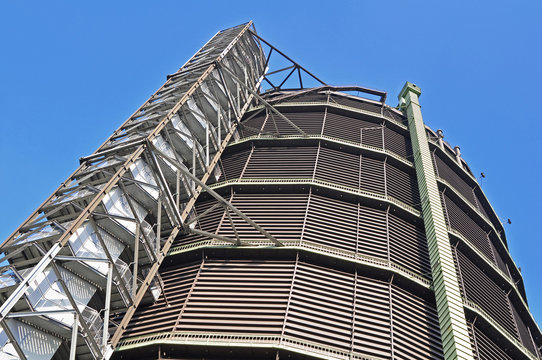 รูปภาพ"Gasometer – เลือกดูภาพถ่ายสต็อก เวกเตอร์ และวิดีโอ6,921 | Adobe ...
