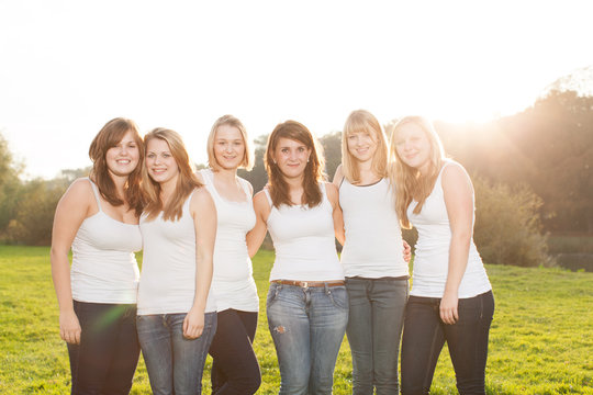 Imágenes de Gruppenfoto: descubre bancos de fotos, ilustraciones ...