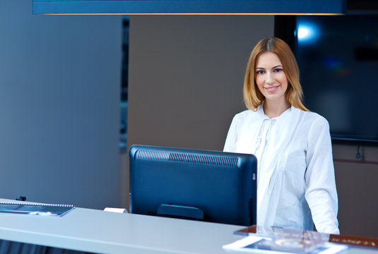 Hotel-Receptionist Images – Browse 156 Stock Photos, Vectors, and Video ...
