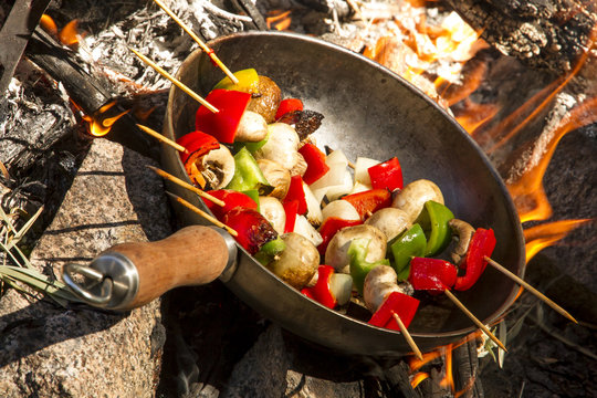 Imágenes de Brochete: descubre bancos de fotos, ilustraciones, vectores ...