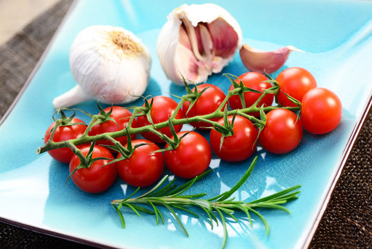 รูปภาพCherrytomate – เลือกดูภาพถ่ายสต็อก เวกเตอร์ และวิดีโอ1,037 ...