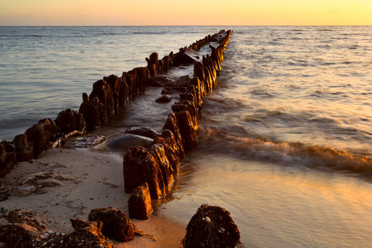 Breakwater Images – Browse 490,846 Stock Photos, Vectors, and Video ...