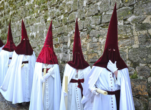 Capirote Bilder – Durchsuchen 921 Archivfotos, Vektorgrafiken und ...