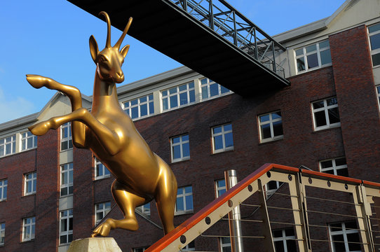 Harburger Bilder – Durchsuchen 198 Archivfotos, Vektorgrafiken und ...