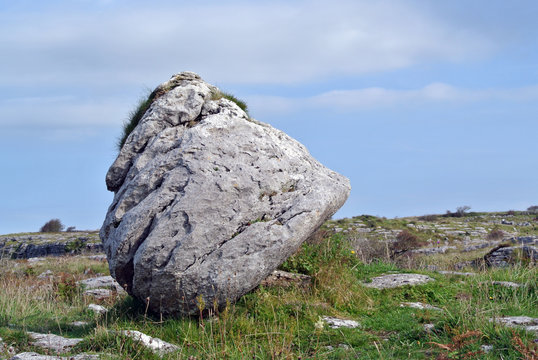 「Findling」の写真素材 | 4,240件の無料イラスト画像 | Adobe Stock
