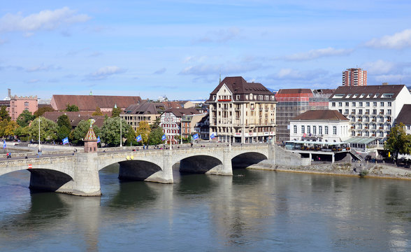 รูปภาพInnerstadt – เลือกดูภาพถ่ายสต็อก เวกเตอร์ และวิดีโอ161 | Adobe Stock