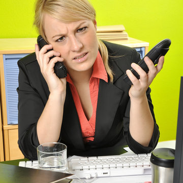 Anschreien Bilder – Durchsuchen 625 Archivfotos, Vektorgrafiken und ...