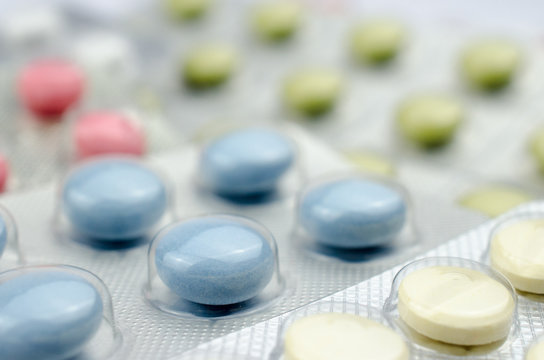 Filmtabletten bilder – Bläddra bland 208 stockfoton, vektorer och ...
