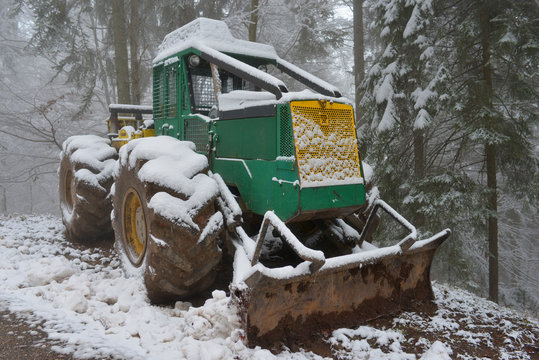 รูปภาพSkidder – เลือกดูภาพถ่ายสต็อก เวกเตอร์ และวิดีโอ762 | Adobe Stock