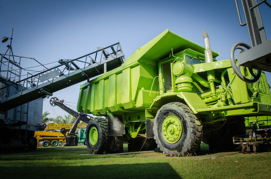 รูปภาพEarthmover – เลือกดูภาพถ่ายสต็อก เวกเตอร์ และวิดีโอ22,245 | Adobe ...