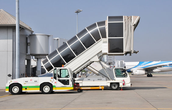 รูปภาพAerobridge – เลือกดูภาพถ่ายสต็อก เวกเตอร์ และวิดีโอ4,474 | Adobe ...