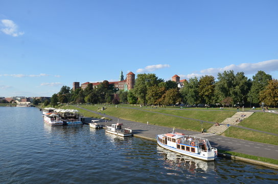 รูปภาพVistule – เลือกดูภาพถ่ายสต็อก เวกเตอร์ และวิดีโอ451 | Adobe Stock