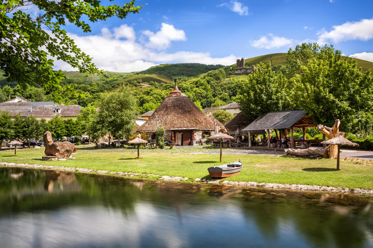 Palloza Bilder – Durchsuchen 392 Archivfotos, Vektorgrafiken und Videos ...