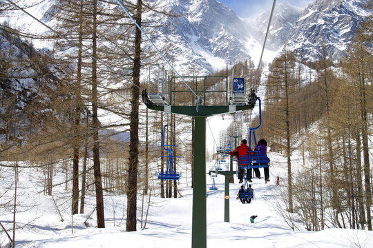 "Ropeway Conveyor" Images – Browse 425 Stock Photos, Vectors, and Video ...