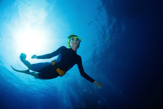 Accending Bilder – Durchsuchen 80 Archivfotos, Vektorgrafiken und ...