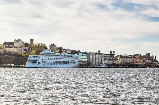 Slussen bilder – Bläddra bland 845 stockfoton, vektorer och videor ...