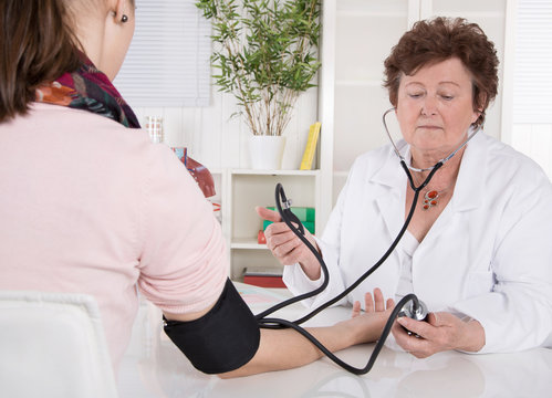 Gesundheitscheck bilder – Bläddra bland 856 stockfoton, vektorer och ...
