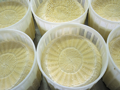 รูปภาพCheese-Making – เลือกดูภาพถ่ายสต็อก เวกเตอร์ และวิดีโอ48,524 ...