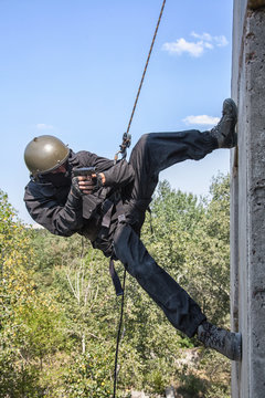 Fast-Roping Bilder – Durchsuchen 170 Archivfotos, Vektorgrafiken und ...