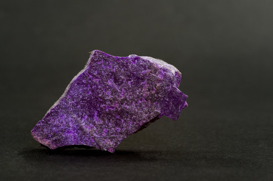 「Lavulite」の写真素材 | 2件の無料イラスト画像 | Adobe Stock