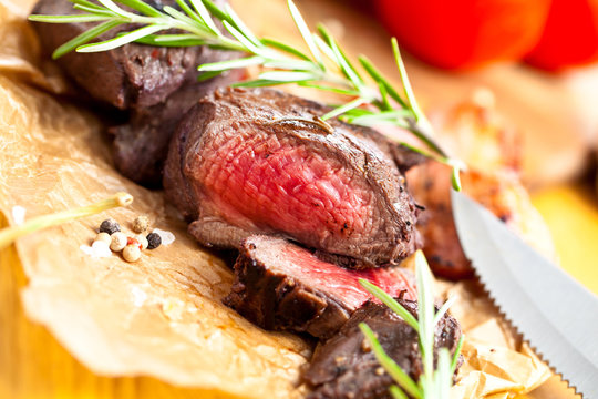 Hirschfleisch bilder – Bläddra bland 588 stockfoton, vektorer och ...