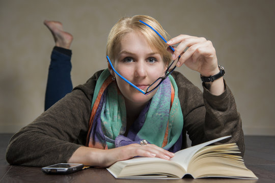 Streberin bilder – Bläddra bland 89 stockfoton, vektorer och videor ...