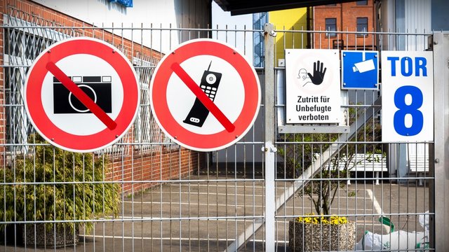 Verbotsschilder Images – Browse 17 Stock Photos, Vectors, and Video ...