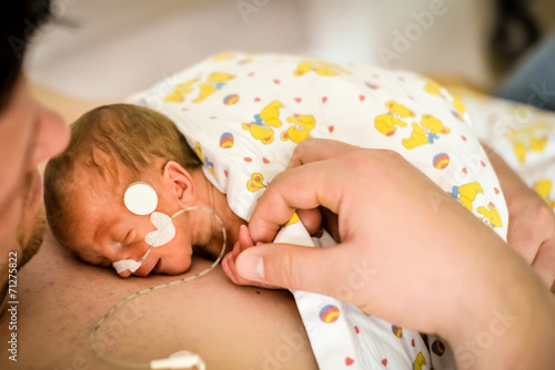 "Frühchen beim Bonding" Stockfotos und lizenzfreie Bilder auf Fotolia ...