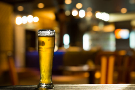 รูปภาพPilsner – เลือกดูภาพถ่ายสต็อก เวกเตอร์ และวิดีโอ19,633 | Adobe Stock