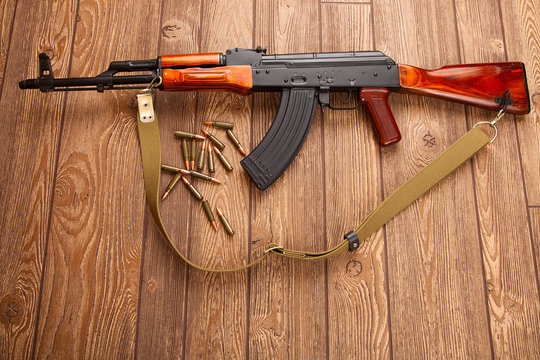 "Automatic Kalashnikov"-Bilder: Stock-Fotos & -Videos. | Adobe Stock