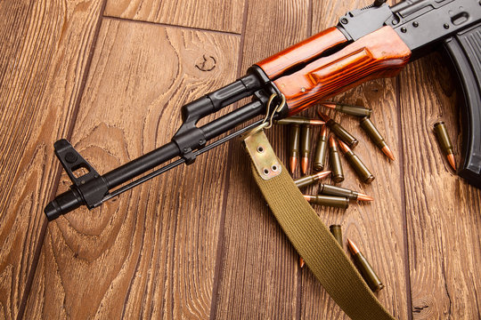 "Automatic Kalashnikov"-Bilder: Stock-Fotos & -Videos. | Adobe Stock