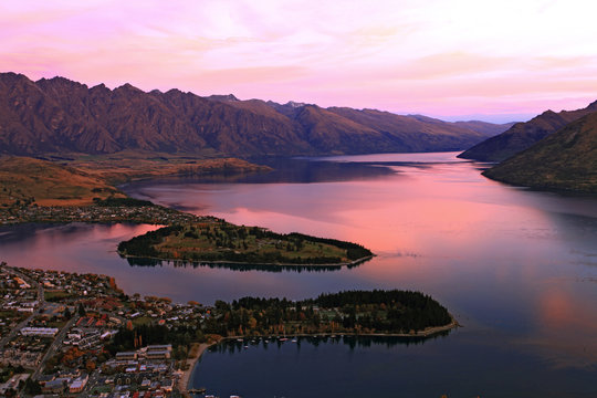 รูปภาพRemarkables – เลือกดูภาพถ่ายสต็อก เวกเตอร์ และวิดีโอ18,843 ...