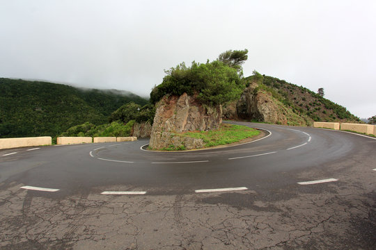 "Sharp Bend"-Bilder: Stock-Fotos & -Videos. | Adobe Stock