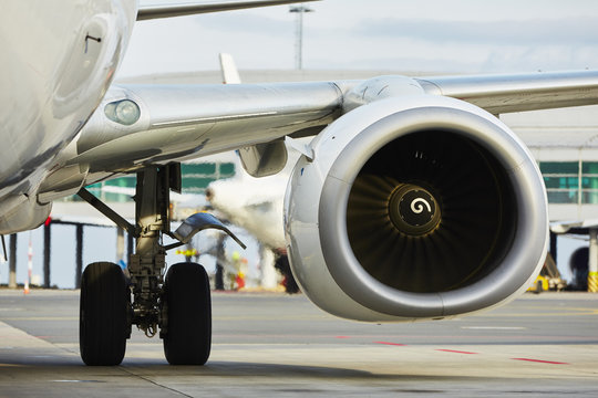 Jet-Engine bilder – Bläddra bland 14,490 stockfoton, vektorer och ...