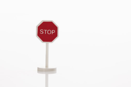 Imágenes de Stop-Schild: descubre bancos de fotos, ilustraciones ...
