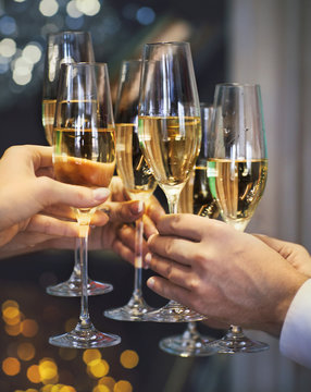 826,130 BEST Toasting IMAGES, STOCK PHOTOS & VECTORS | Adobe Stock