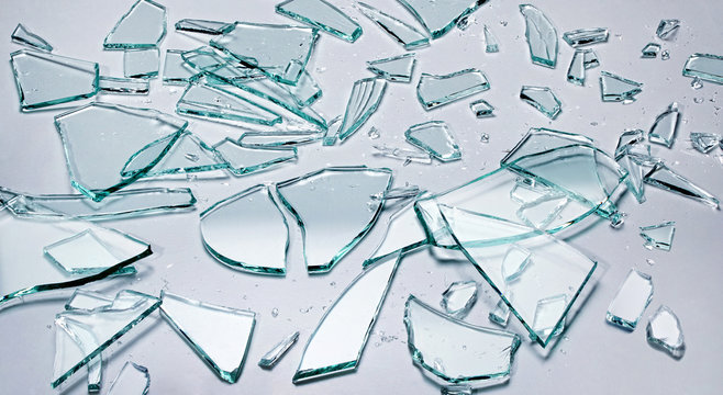 Glassplitter bilder – Bläddra bland 1,731 stockfoton, vektorer och ...