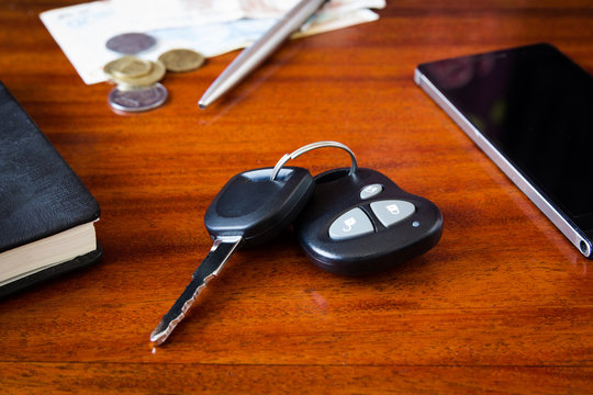 Car Keys Table Images – Browse 153,447 Stock Photos, Vectors, and Video ...