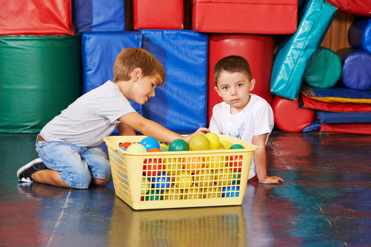 รูปภาพKinderturnen – เลือกดูภาพถ่ายสต็อก เวกเตอร์ และวิดีโอ274 | Adobe ...