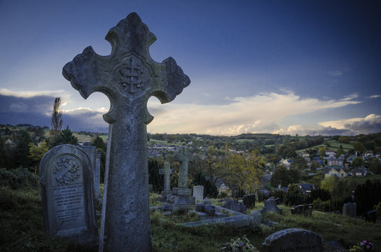 รูปภาพCemetry – เลือกดูภาพถ่ายสต็อก เวกเตอร์ และวิดีโอ577,596 | Adobe Stock
