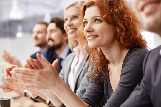 Applausi Immagini - Sfoglia 87,405 foto, vettoriali e video Stock ...