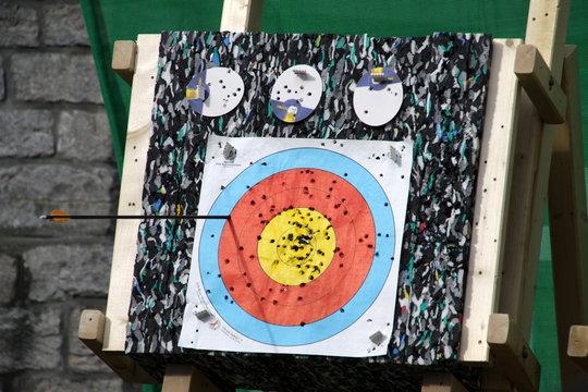 Scheibenschiessen Bilder – Durchsuchen 65 Archivfotos, Vektorgrafiken ...