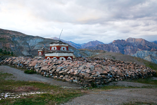 Afbeeldingen over "Upper Dolpo" – Blader in stockfoto's, vectoren en ...